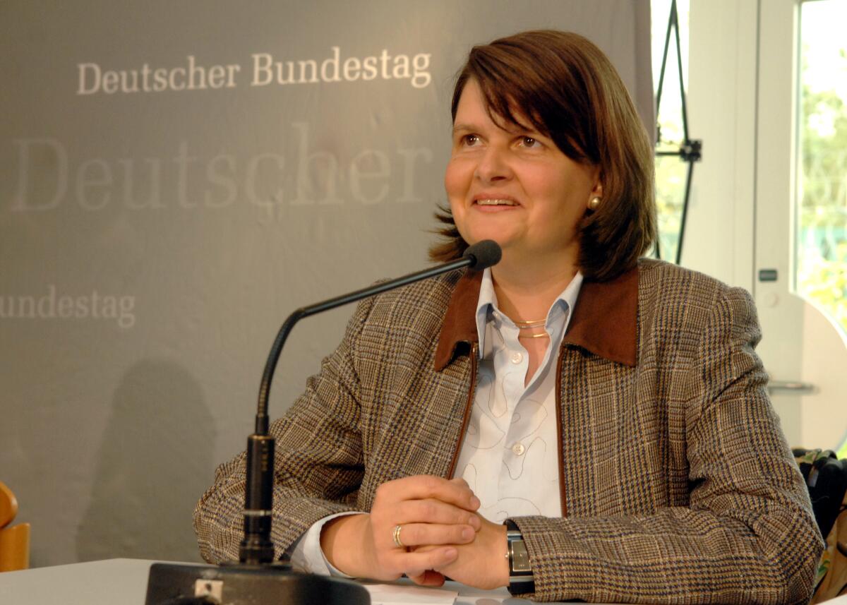 Deutscher Bundestag - Bilddatenbank - Flachsbarth, Maria Keine ...
