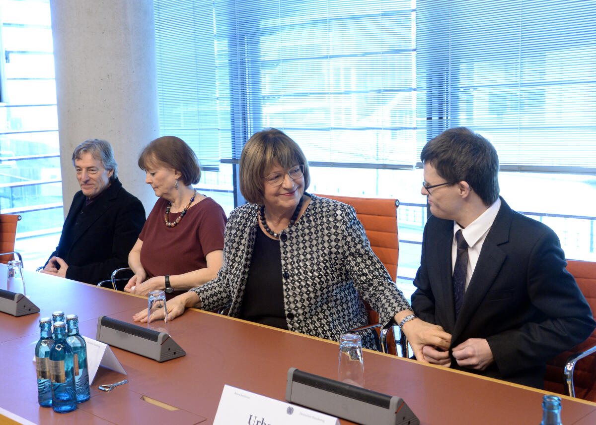 Deutscher Bundestag - Bilddatenbank - Schmidt, Ulla; Urbanski ...