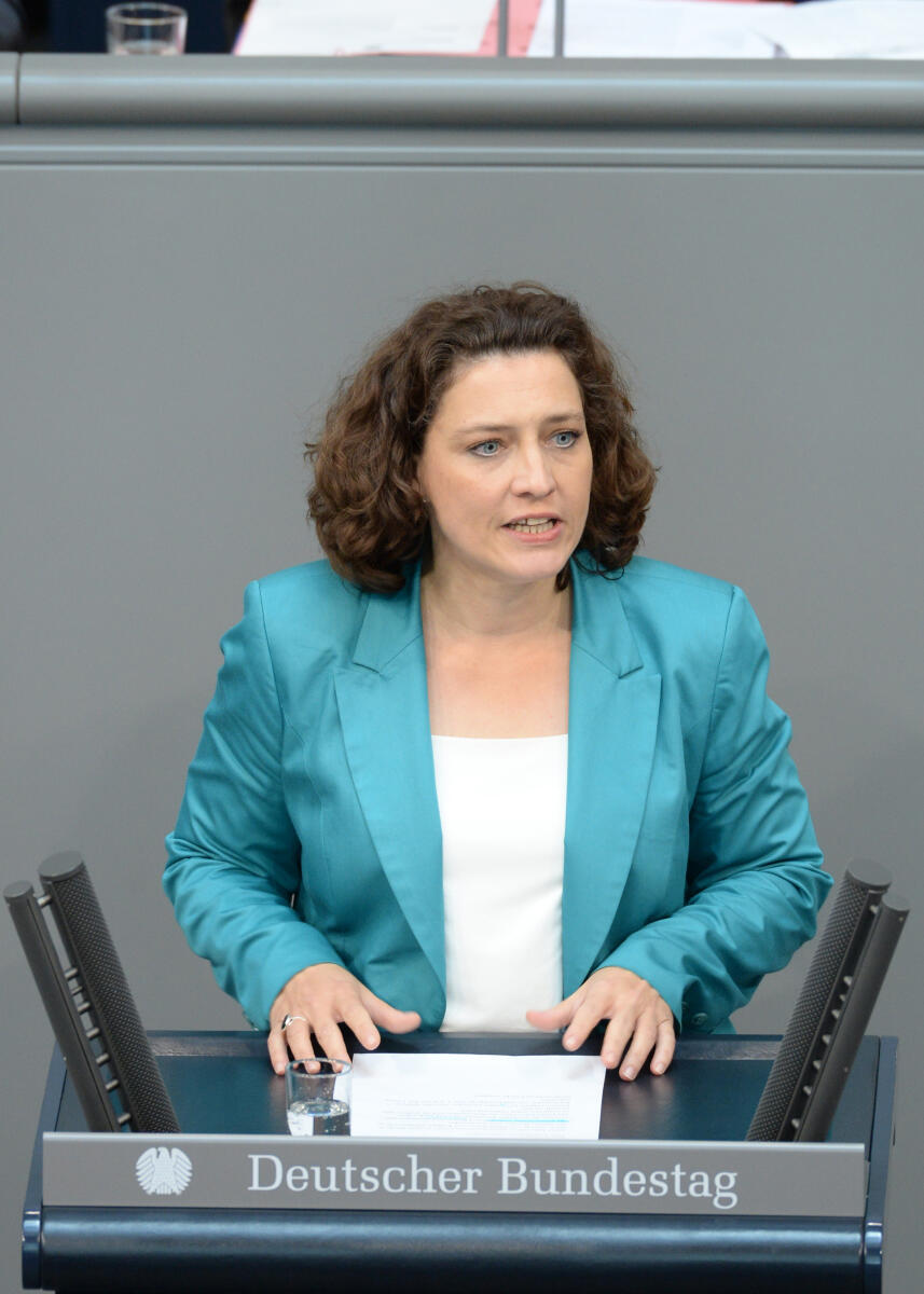 Deutscher Bundestag - Bilddatenbank - Reimann, Carola Reichstagsgebäude ...